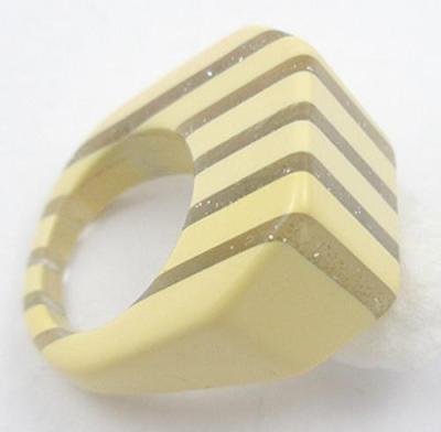 Lucite Glitter Ring - Garden Party Collection Vintage Jewelry